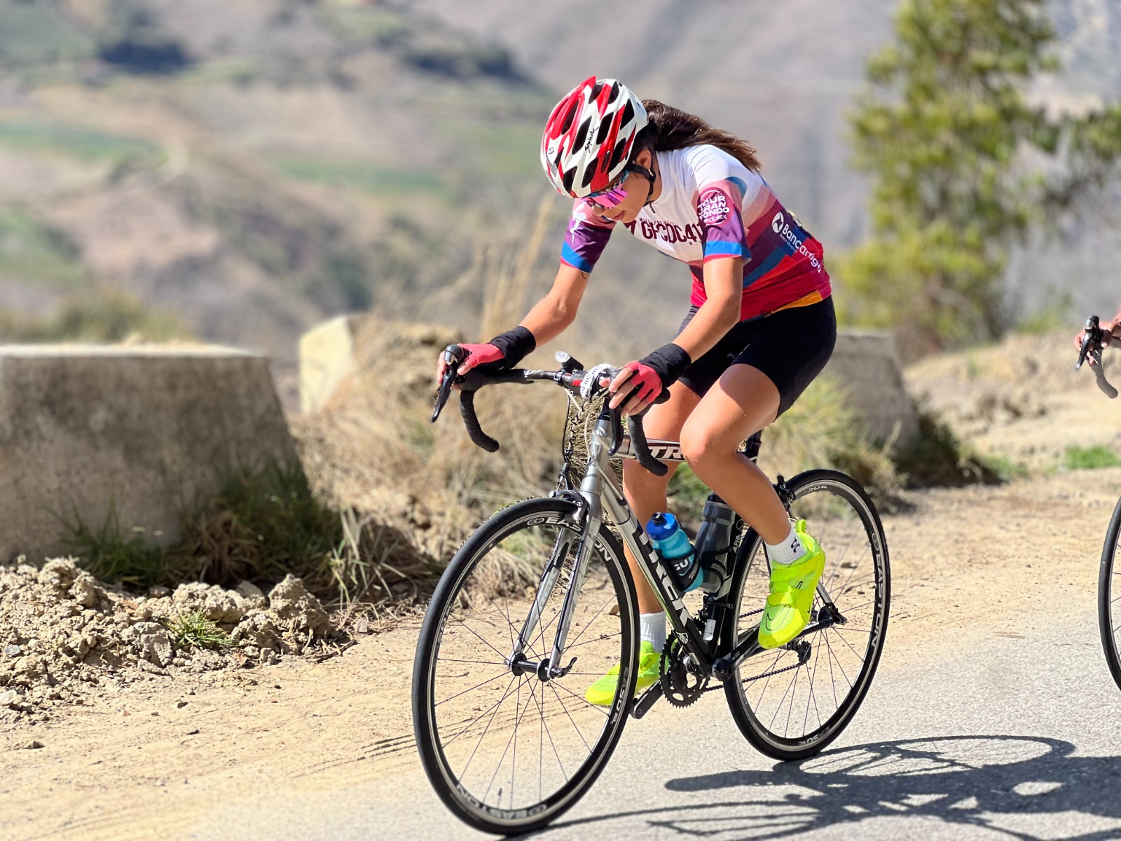 Bancamiga y ByM Sport estrenan documental Gran Fondo Collado del Cóndor ...